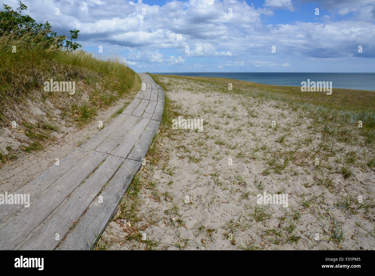 Curved boardwalk hi-res stock photography and images - Alamy