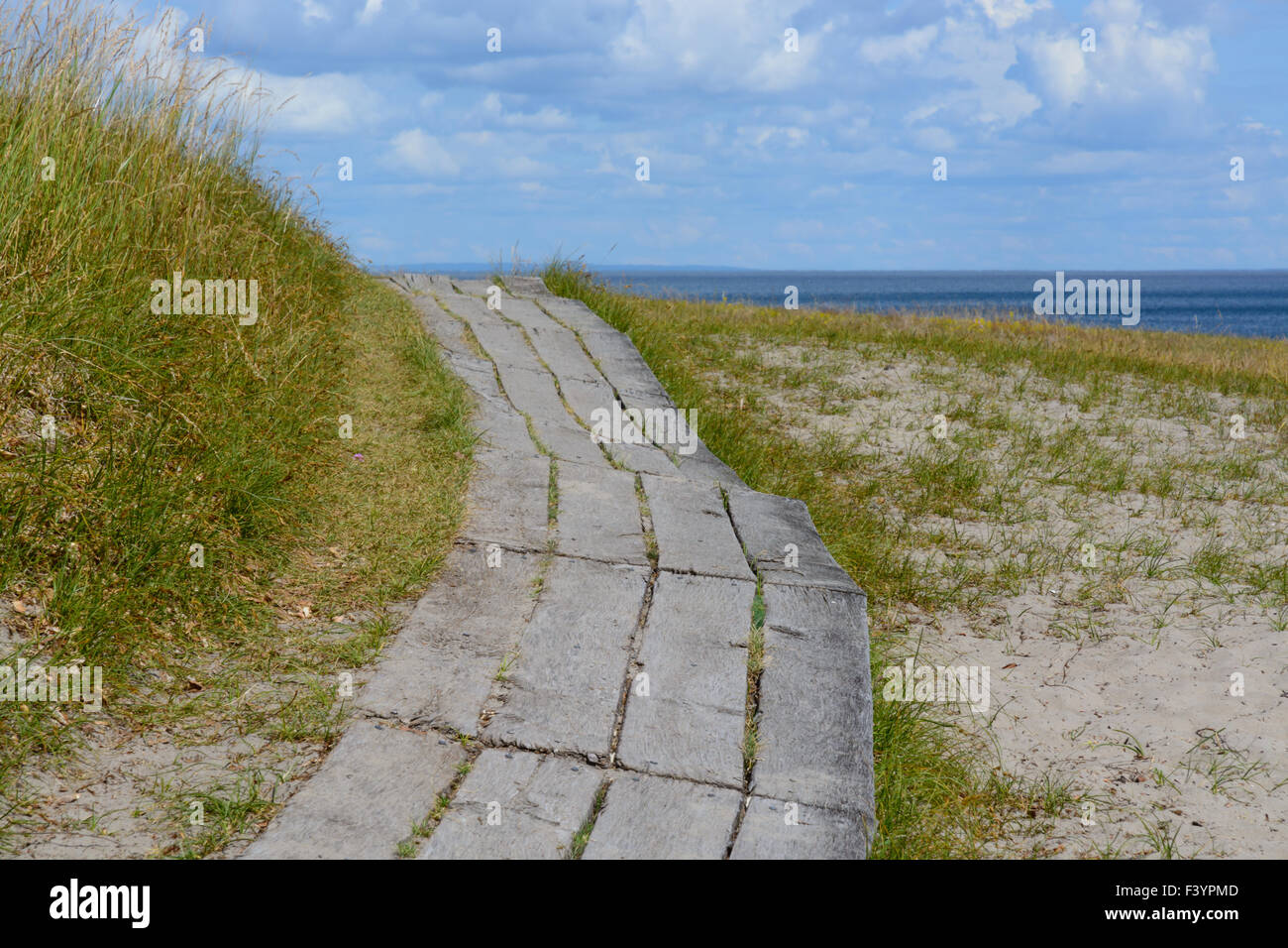 Curved boardwalk hi-res stock photography and images - Alamy