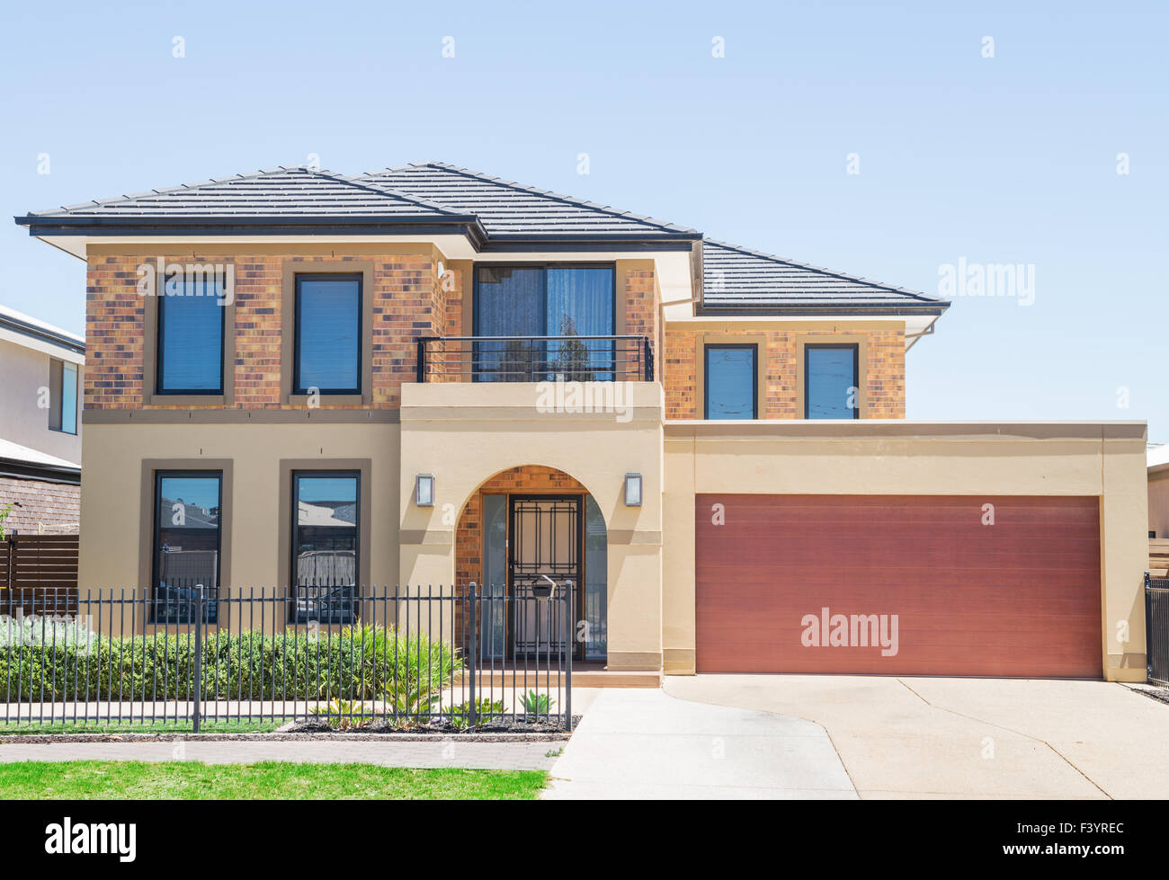 Modern Suburban House Stock Photo - Alamy