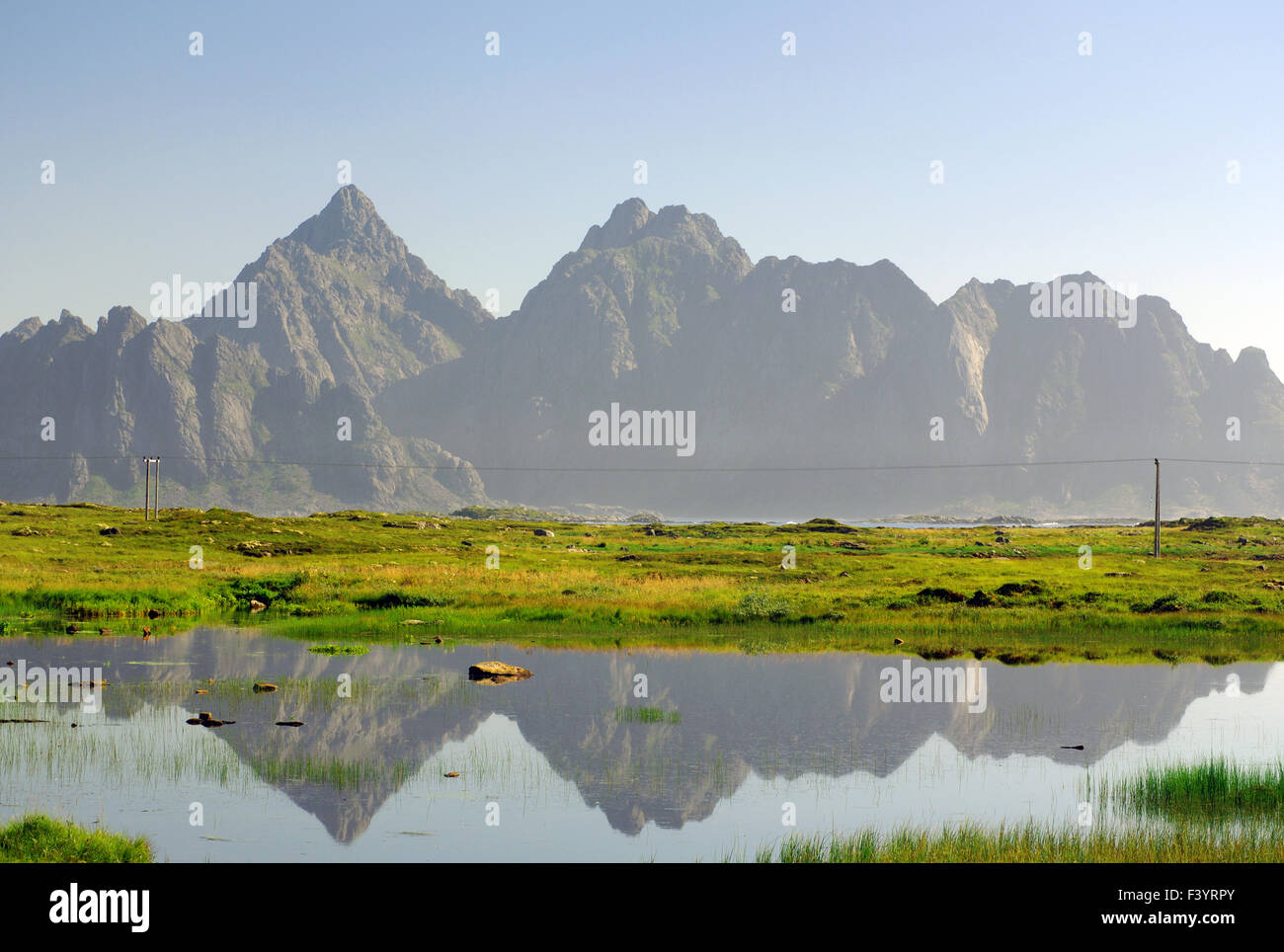 Henningsvaer mountain hi-res stock photography and images - Alamy