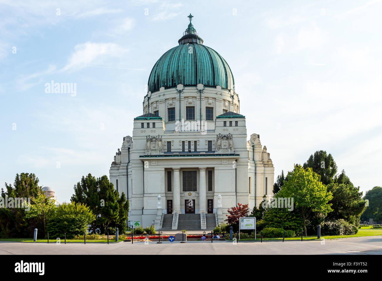 Central Cemetery Vienna - Luegerkirche Stock Photo - Alamy