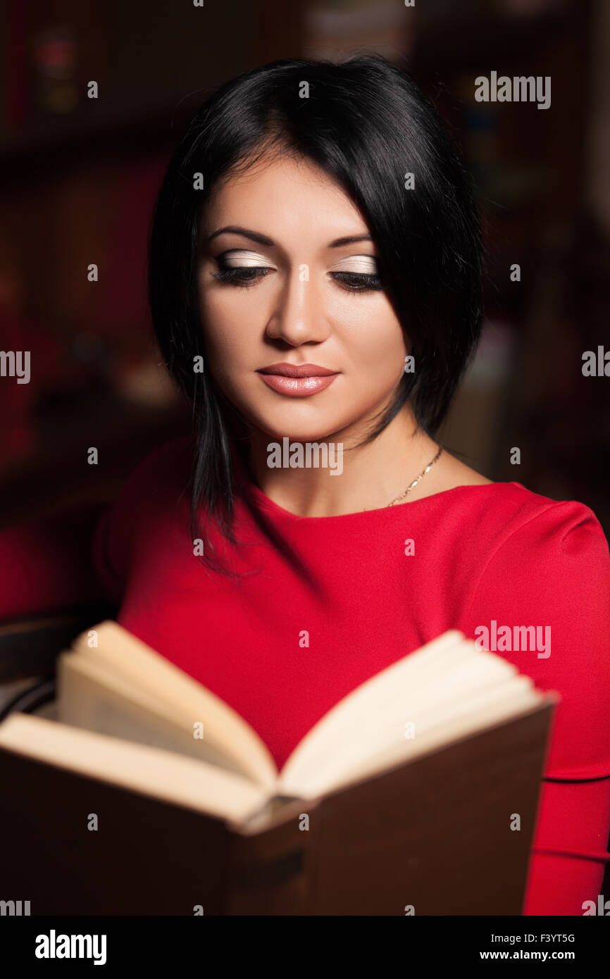 beautiful woman reading a book Stock Photo - Alamy