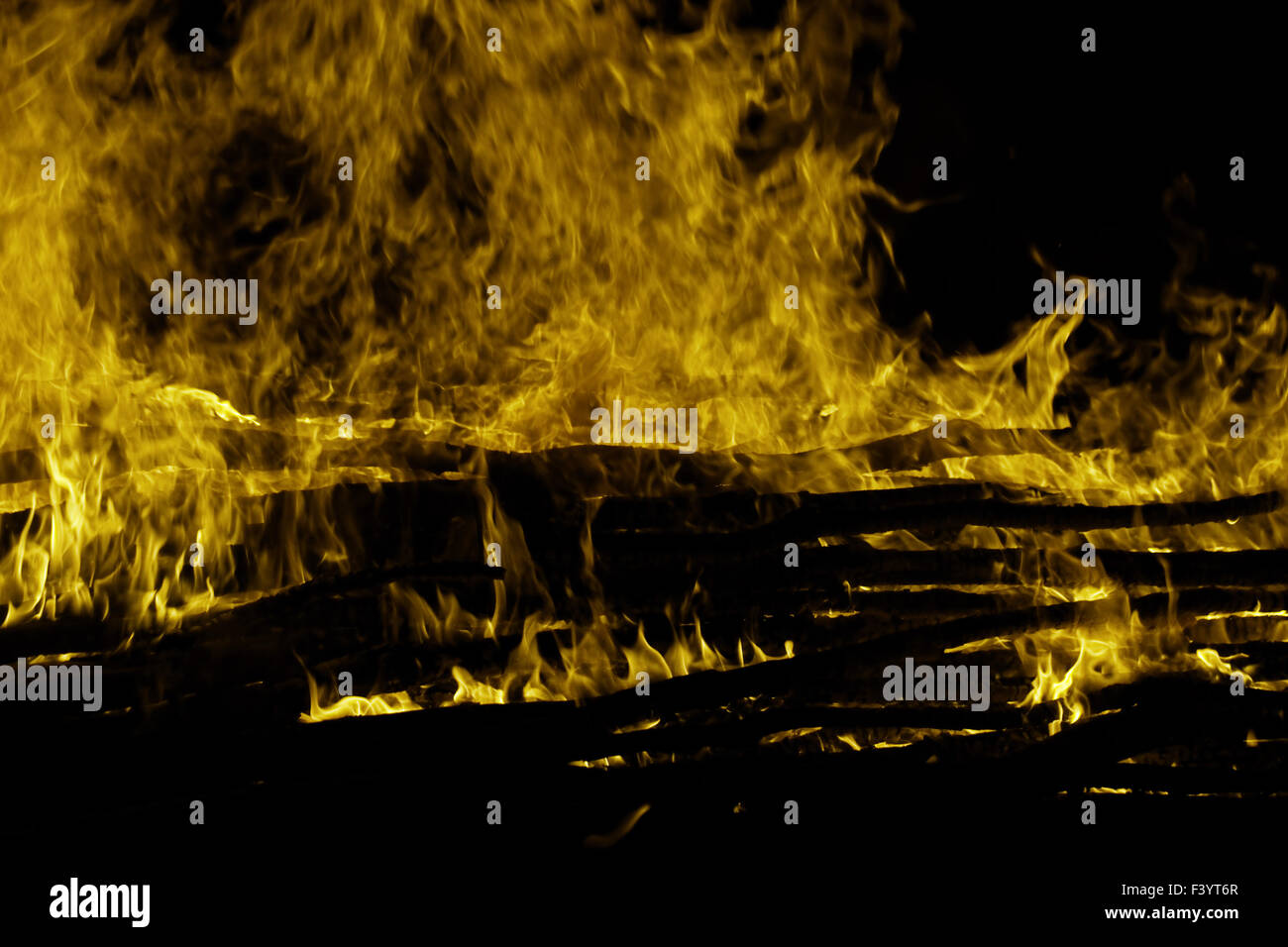 Beautiful camp fire at the dark night Stock Photo - Alamy