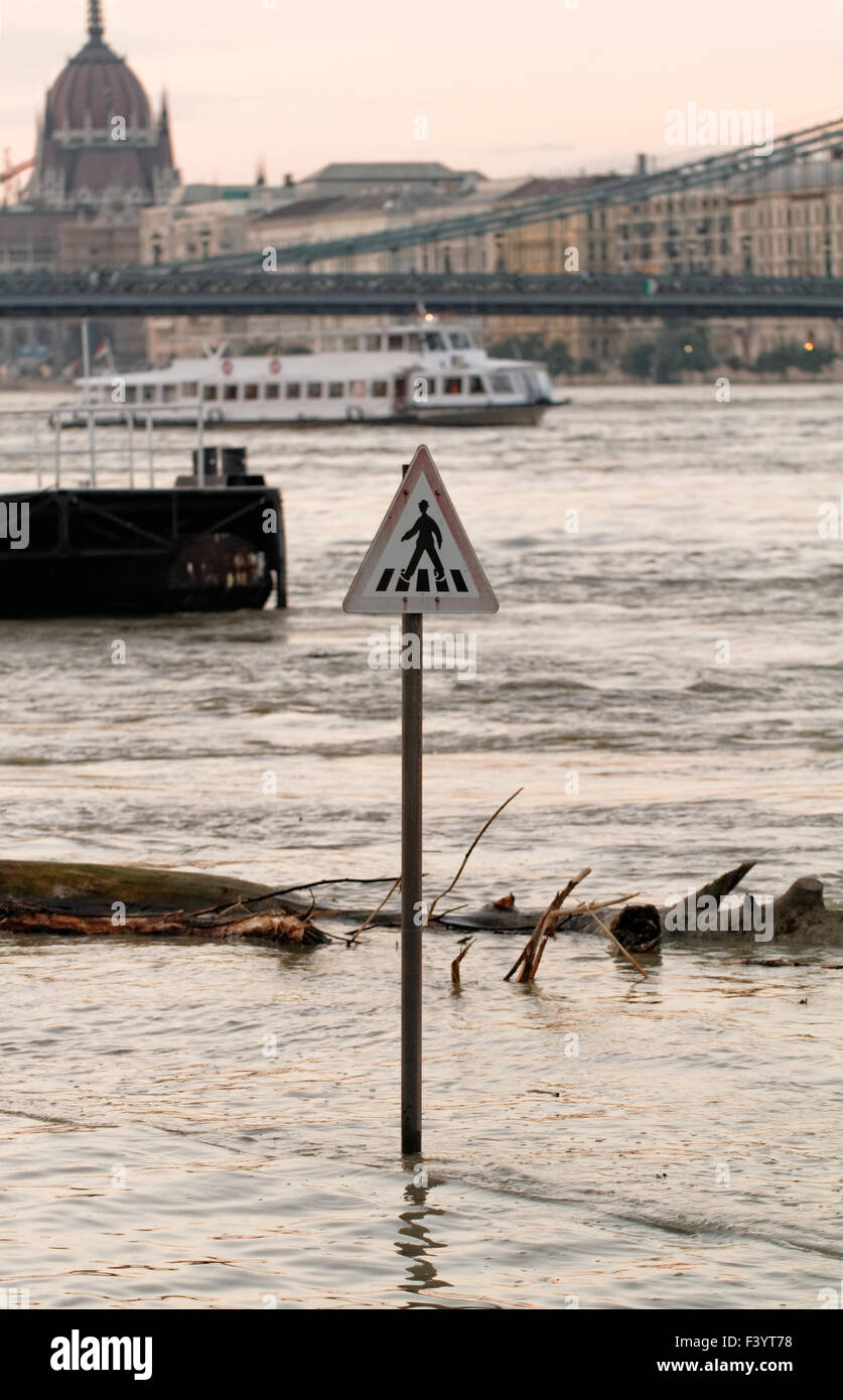 Danube flooding hi-res stock photography and images - Alamy