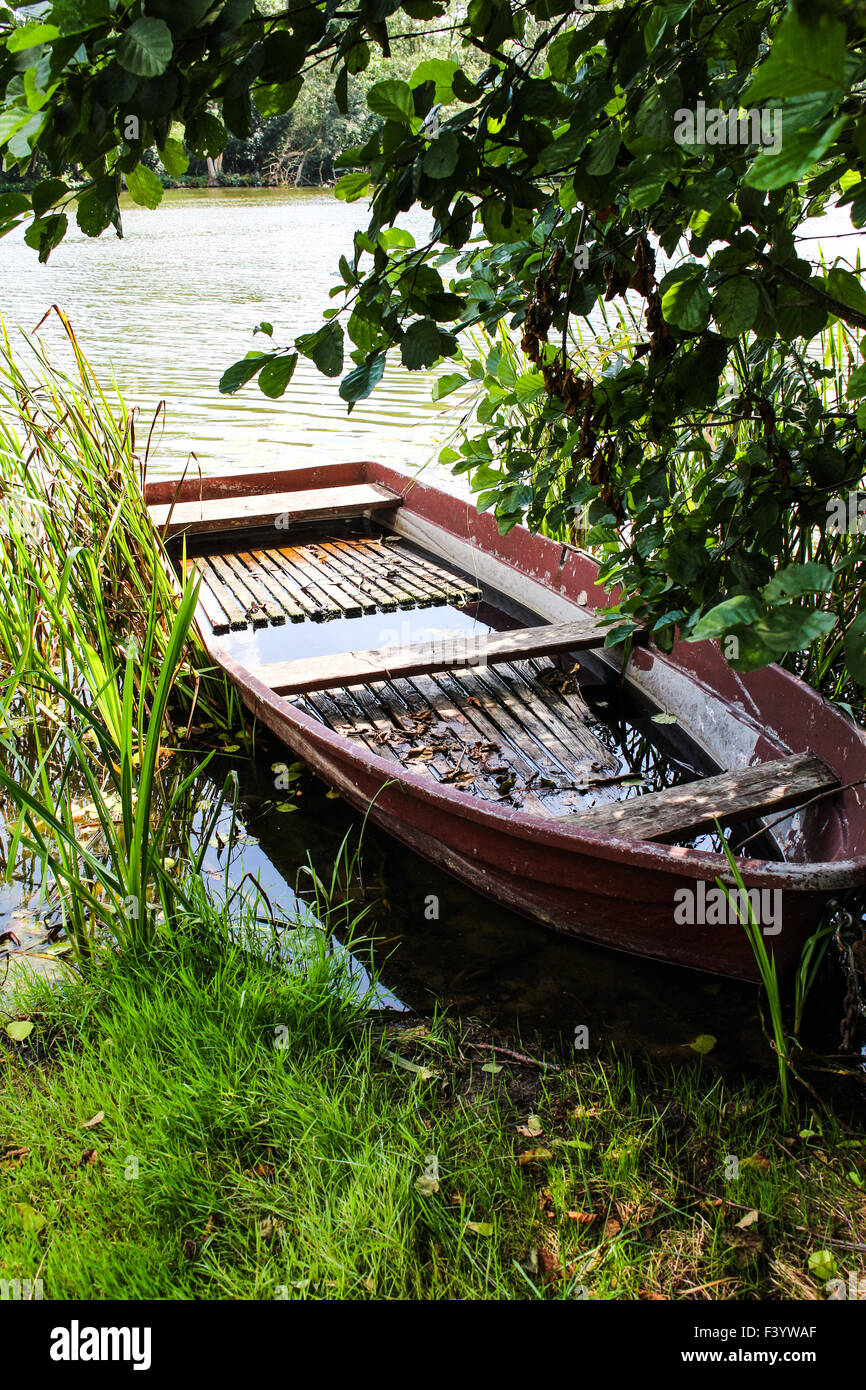 Altes Boot High Resolution Stock Photography and Images - Alamy
