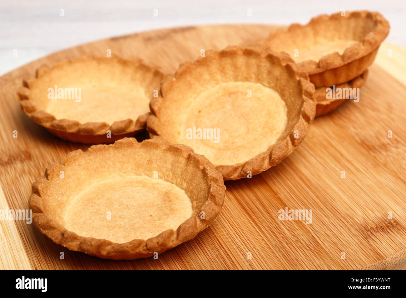 Tartlet shell hi-res stock photography and images - Alamy