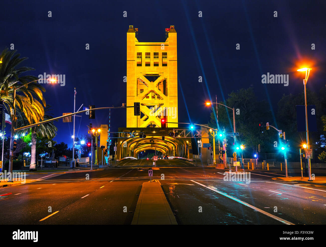 Golden bridge sacramento hi-res stock photography and images - Alamy