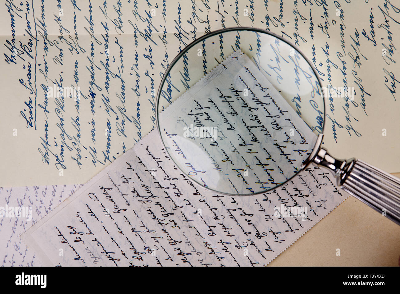 Reading love letters hi-res stock photography and images - Alamy