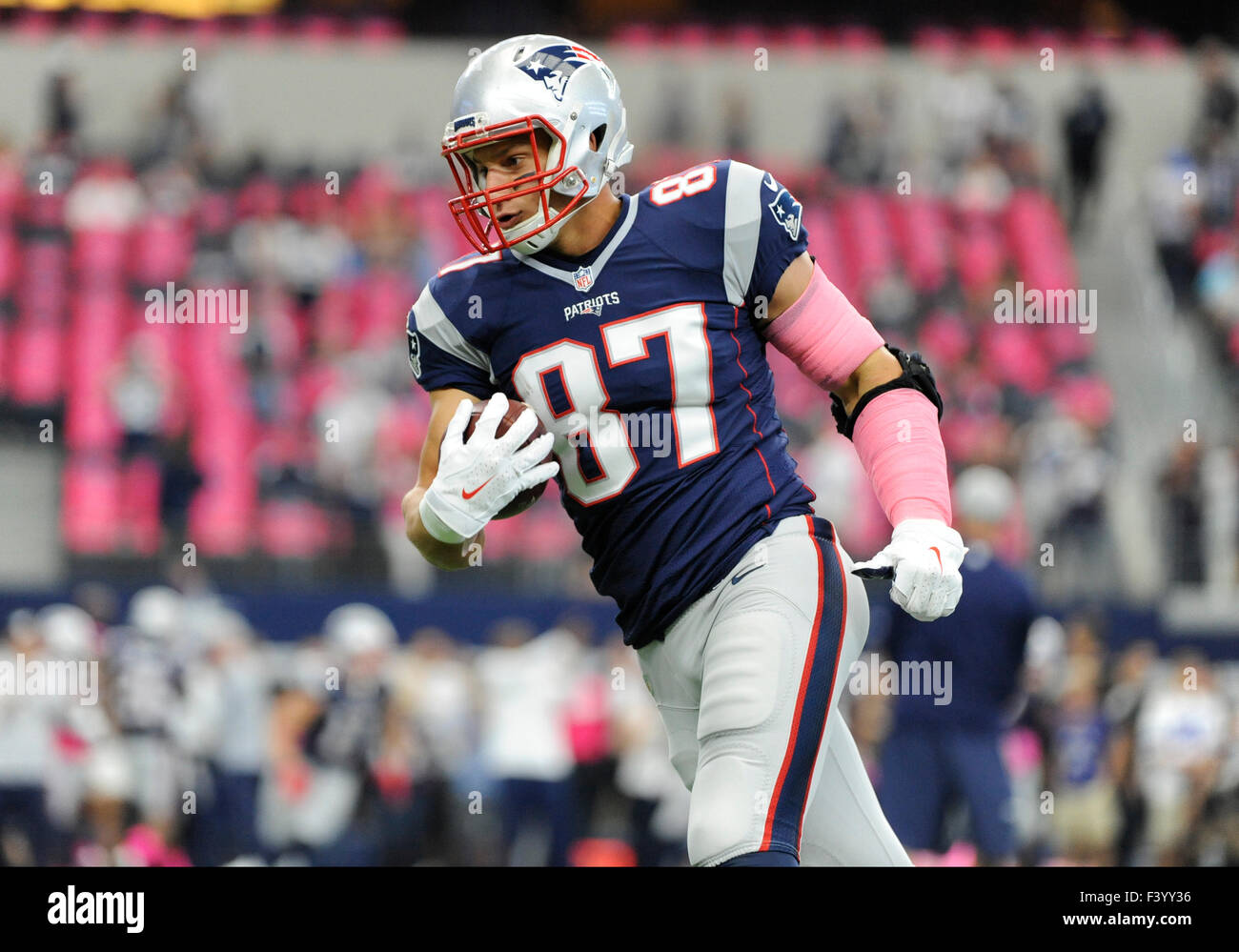 October 11, 2015: New England Patriots tight end Rob Gronkowski #87 ...