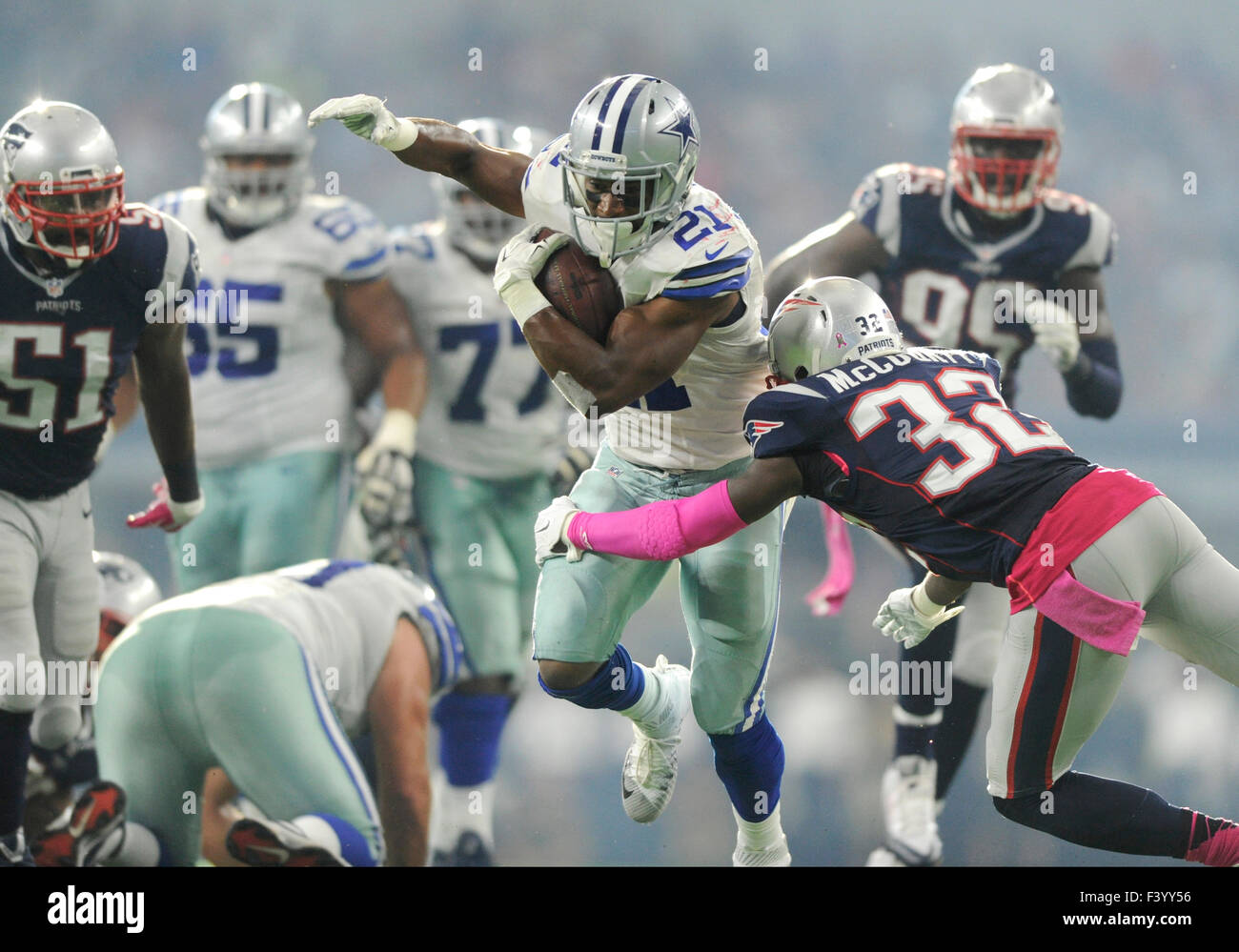 October 11, 2015: Dallas Cowboys running back Joseph Randle #21 during ...