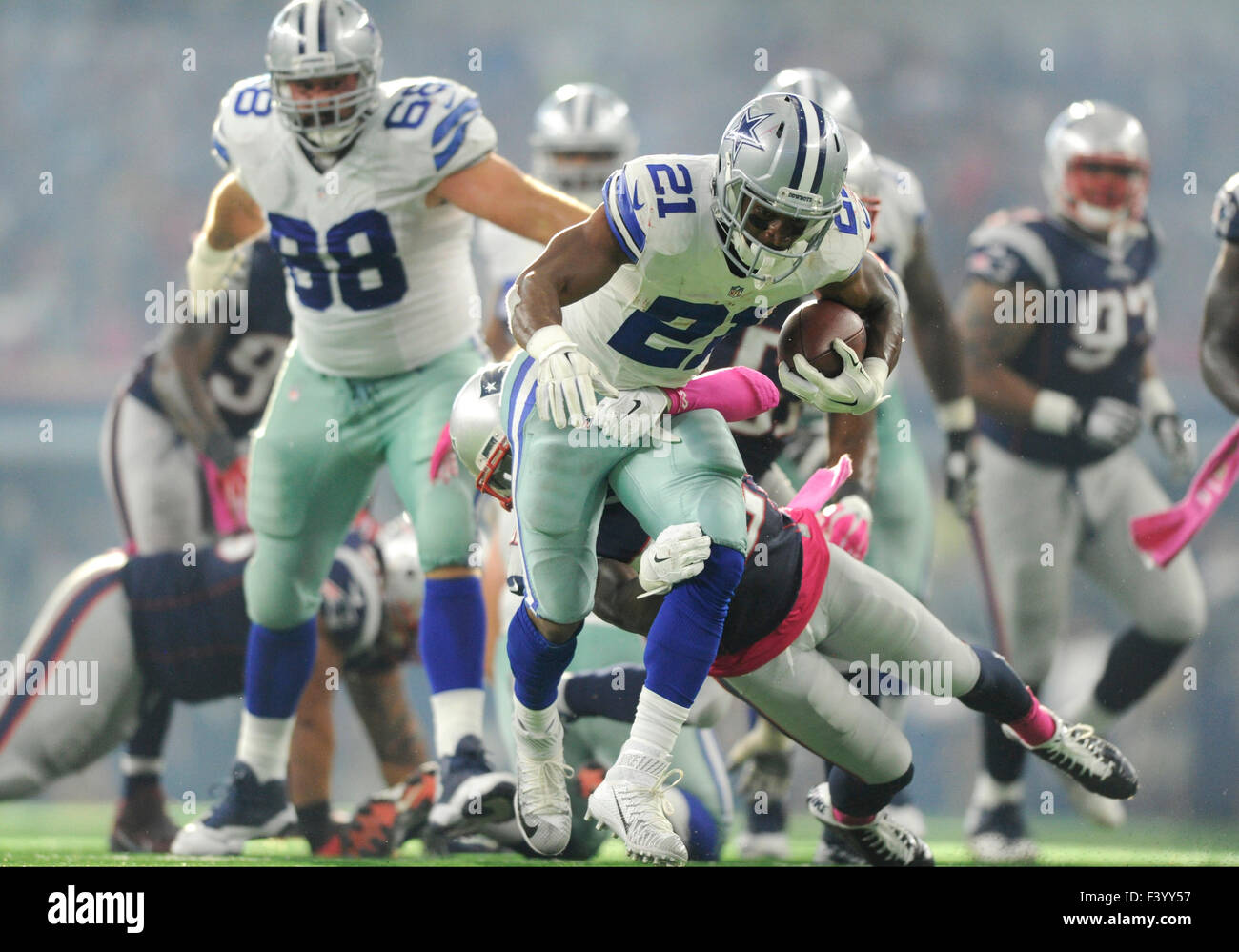 October 11, 2015: Dallas Cowboys running back Joseph Randle #21 during ...