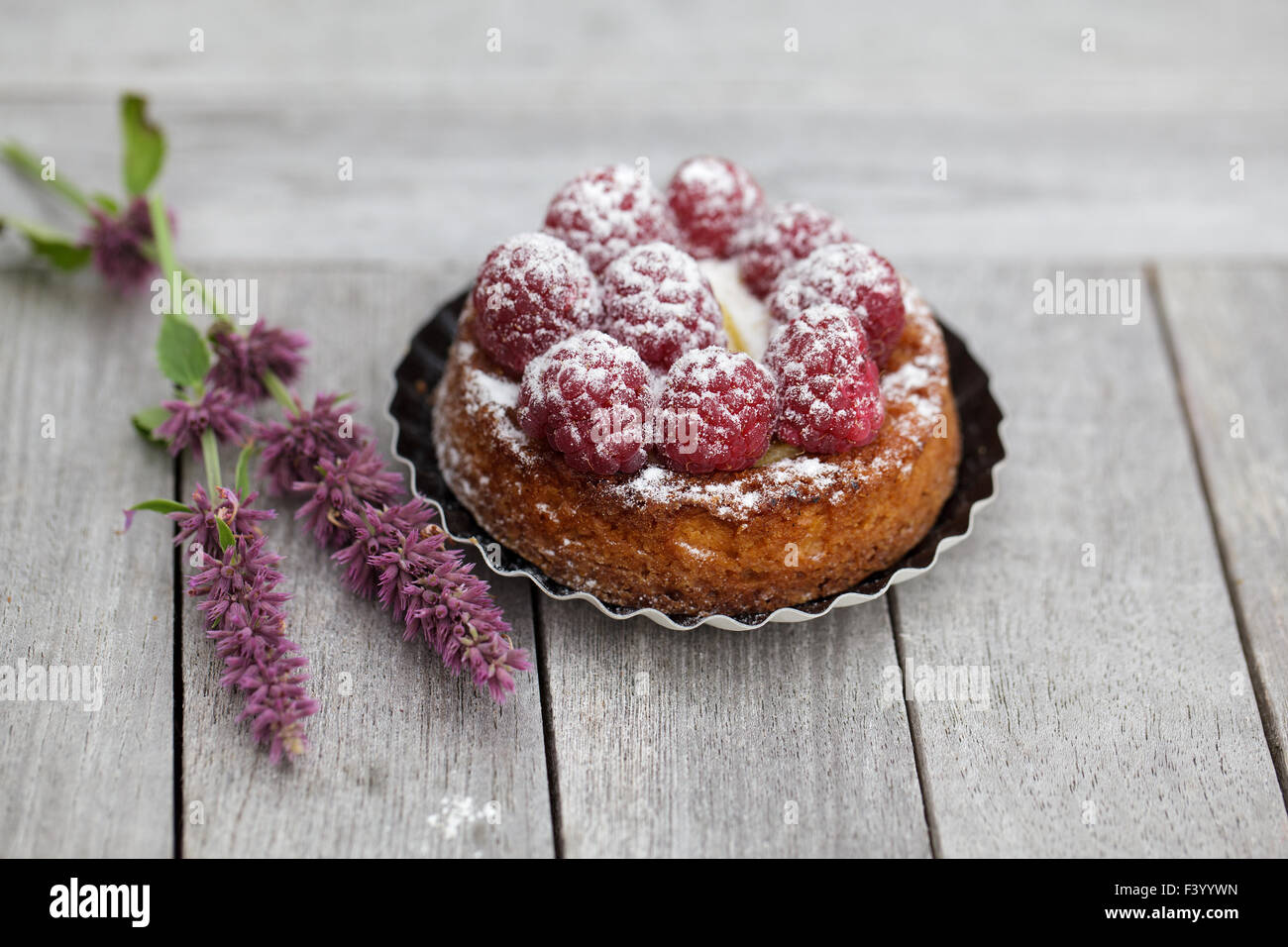 Vintage lavendel hi-res stock photography and images - Alamy