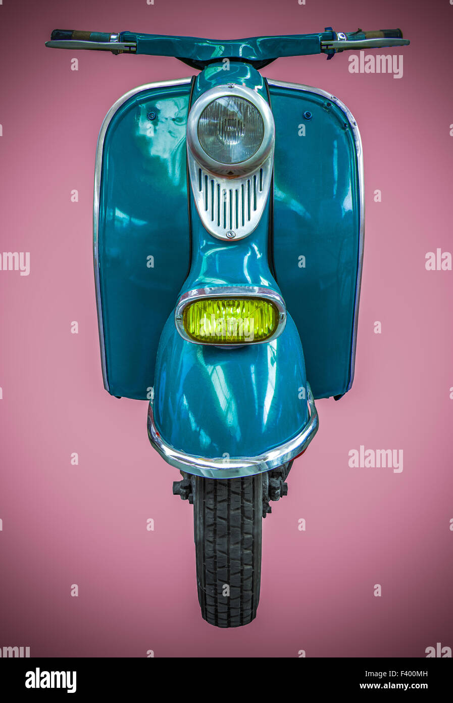 Vintage blue motorcycle hi-res stock photography and images - Alamy