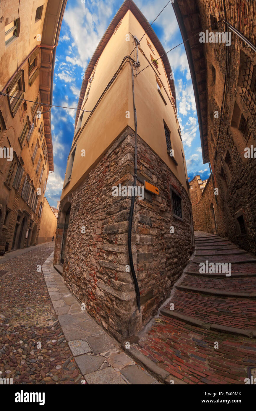 Old street view hi-res stock photography and images - Alamy