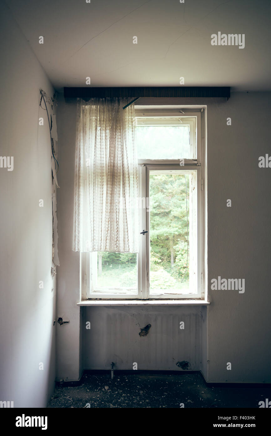 Old net curtain hi-res stock photography and images - Alamy