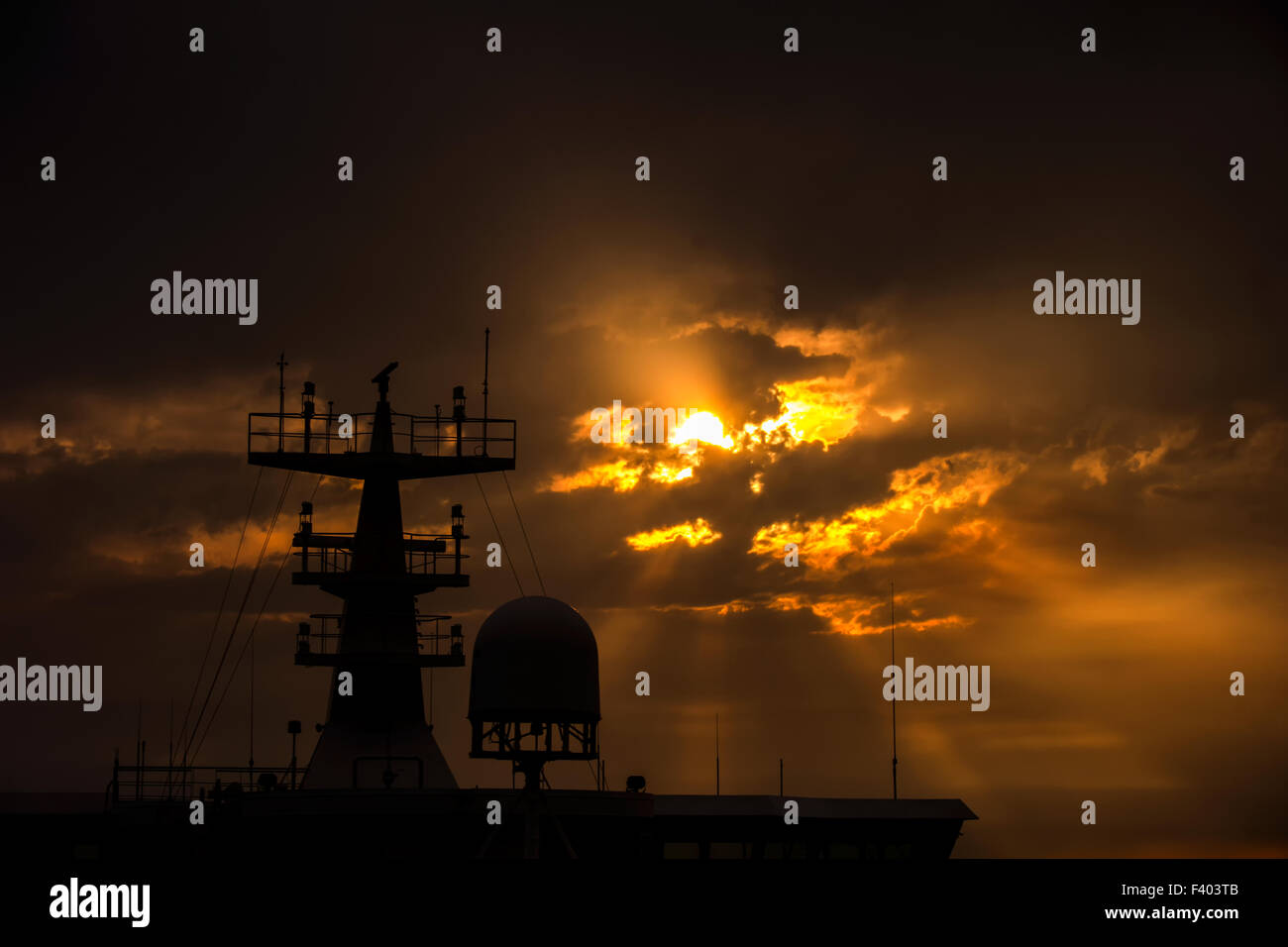 Rise sun hi-res stock photography and images - Alamy