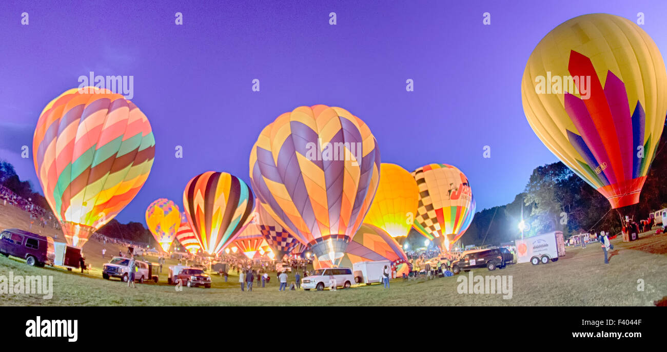 Night flight of air balloons hi-res stock photography and images - Alamy