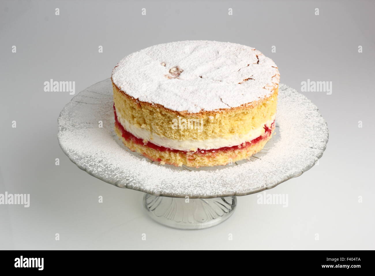 Victoria sponge cake isolated hi-res stock photography and images - Alamy