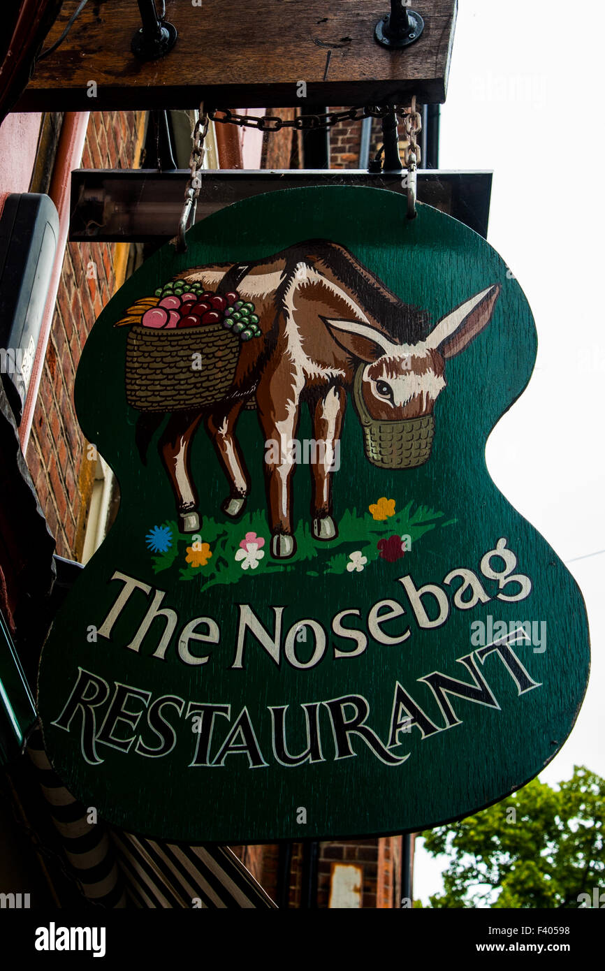 Goat pub sign hi-res stock photography and images - Alamy