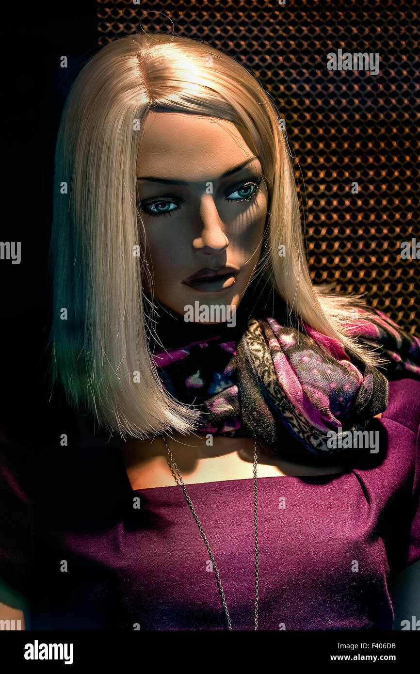 shop window dummy Stock Photo - Alamy