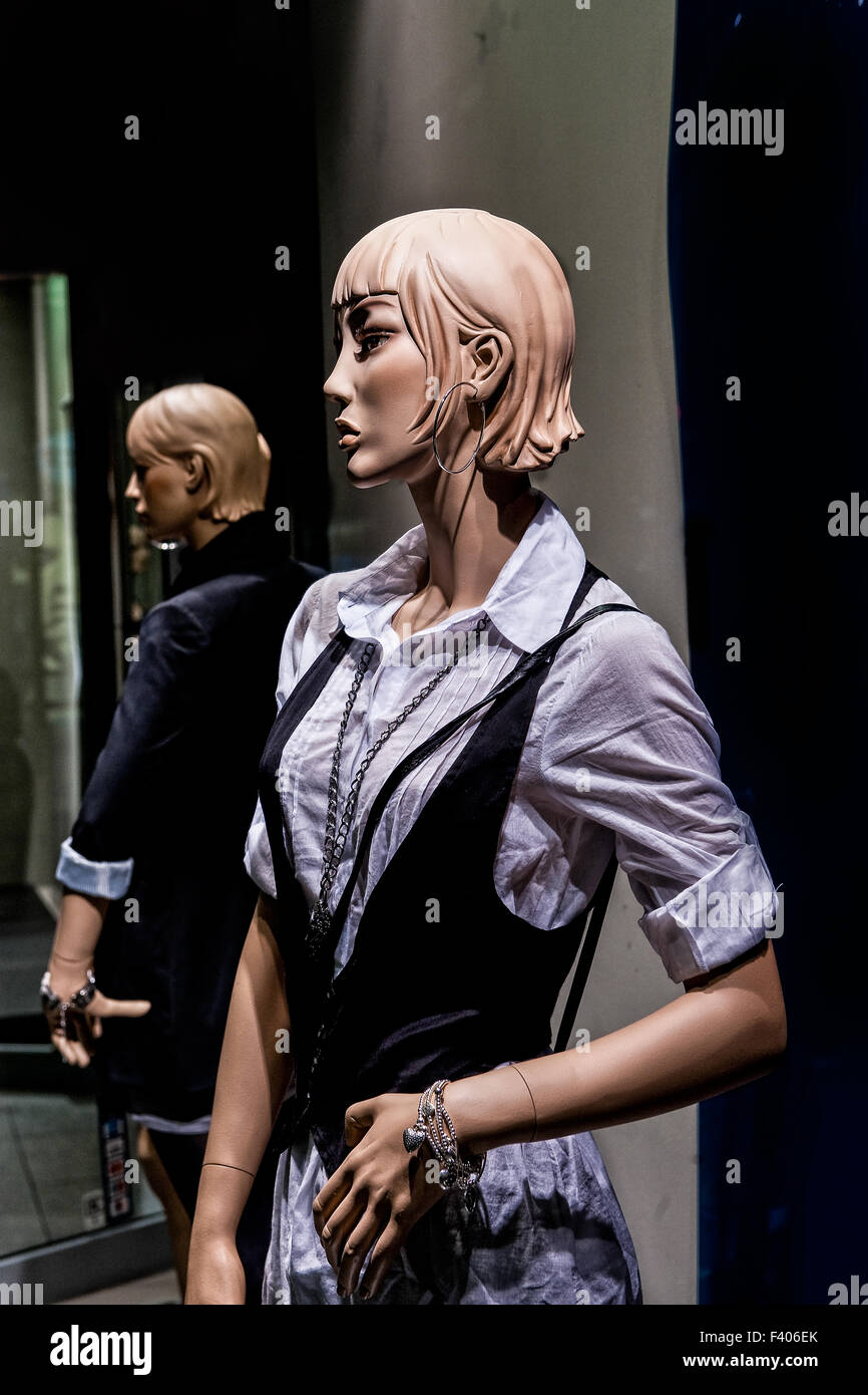 shop window dummy Stock Photo - Alamy