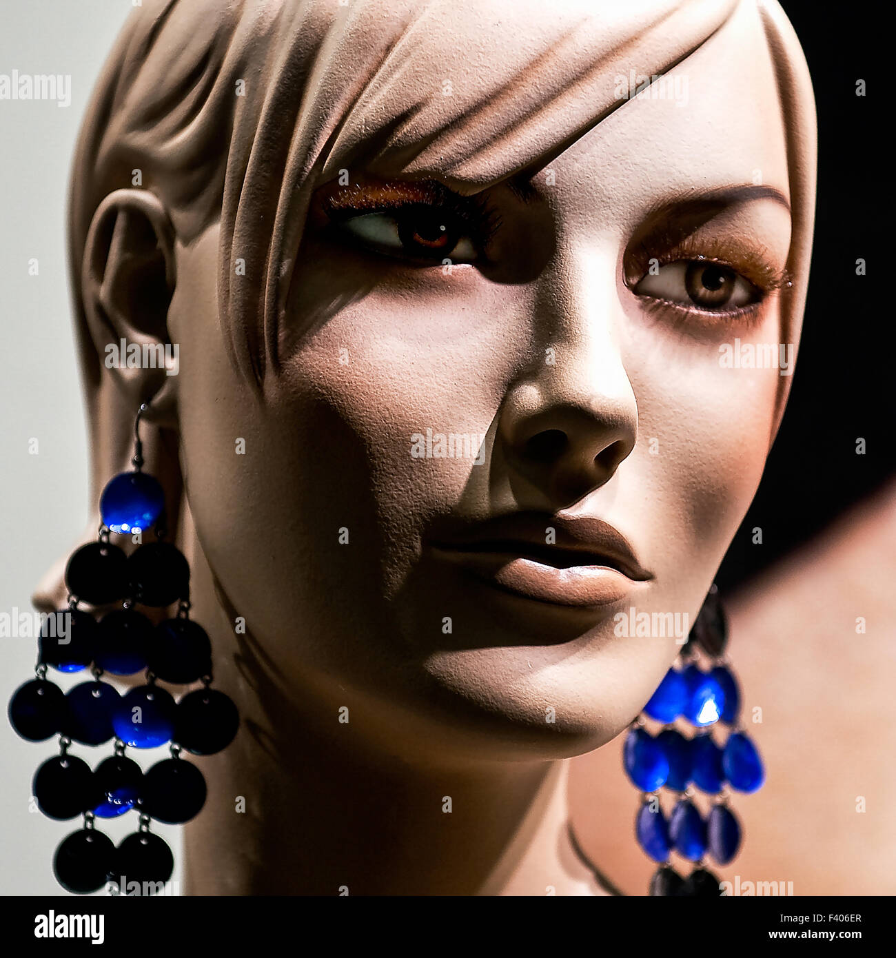 shop window dummy Stock Photo - Alamy