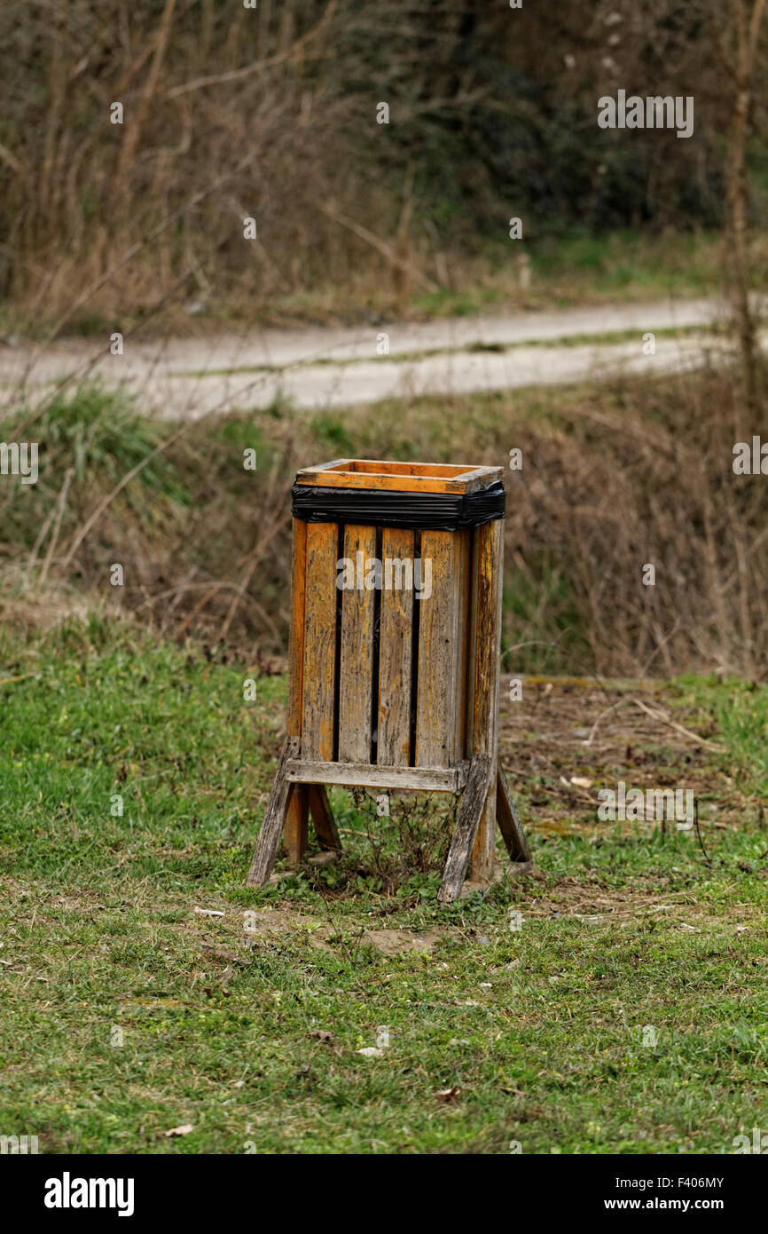 Trash can view hi-res stock photography and images - Alamy