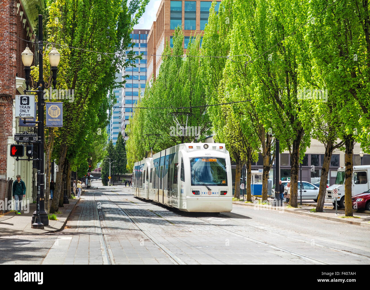 Light train of the Portland Streetcar system Stock Photo - Alamy