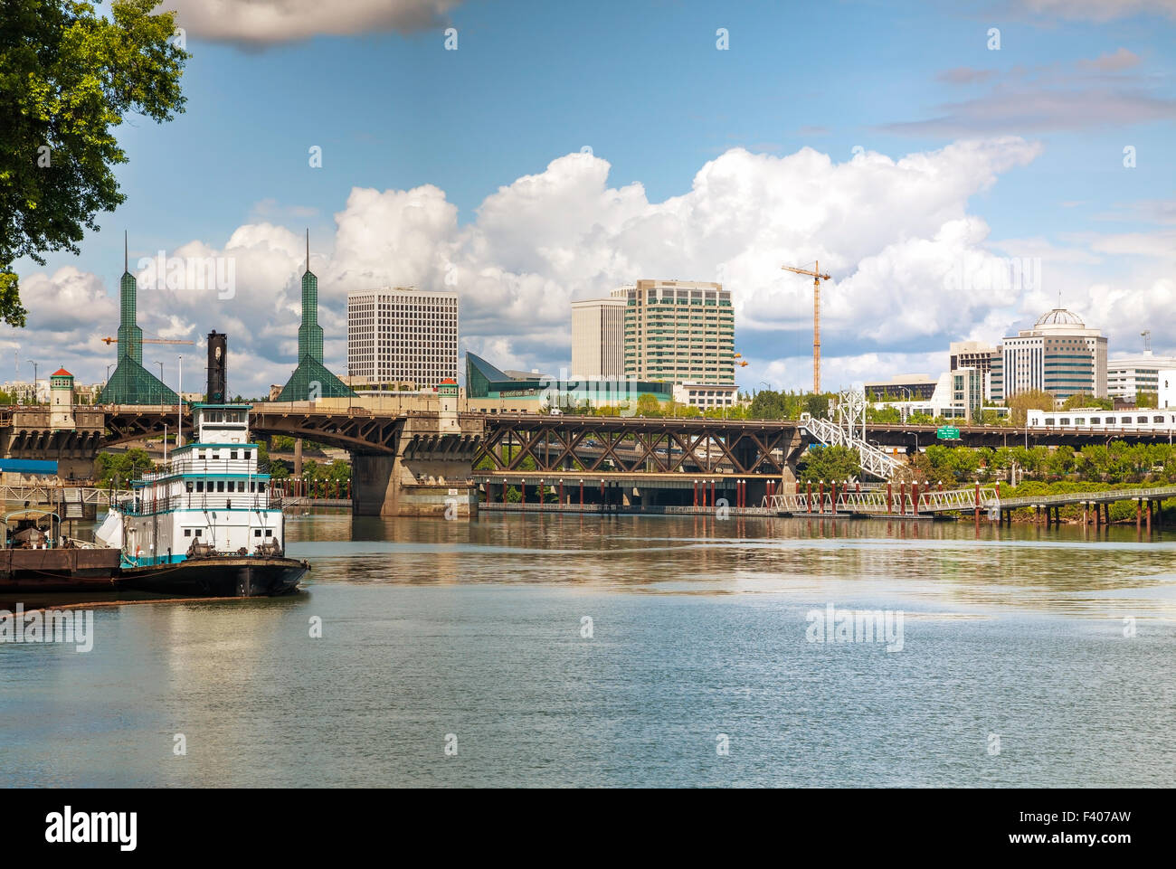 Portland oregon cityscape hi-res stock photography and images - Alamy