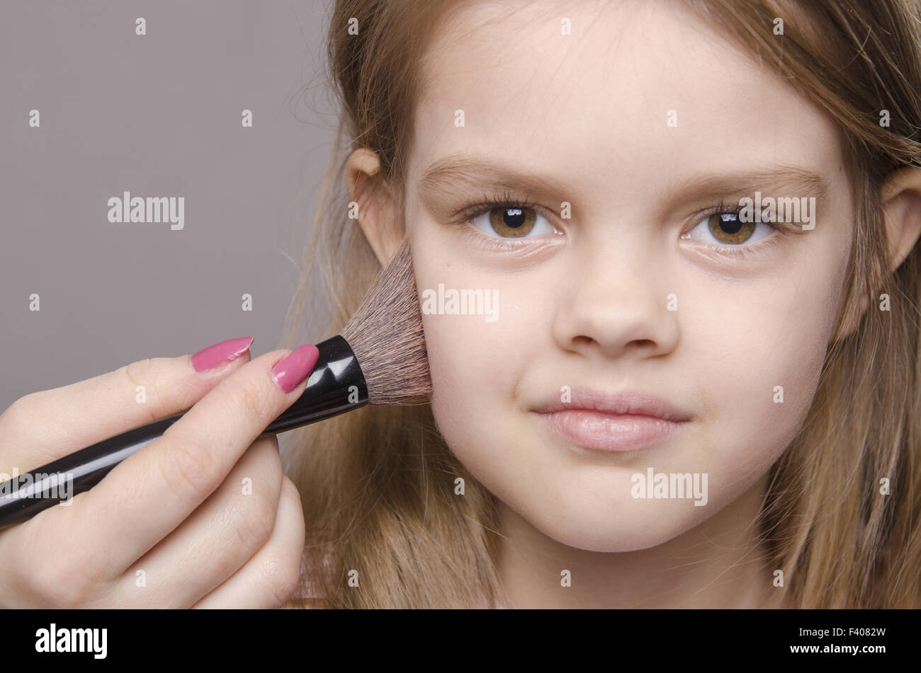 Powder on face hi-res stock photography and images - Alamy