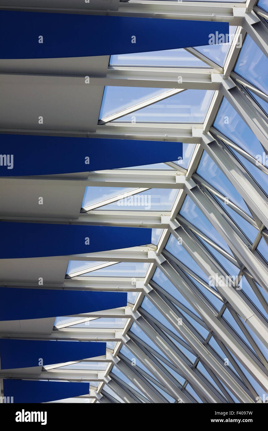 Steel and glass construction hi-res stock photography and images - Alamy