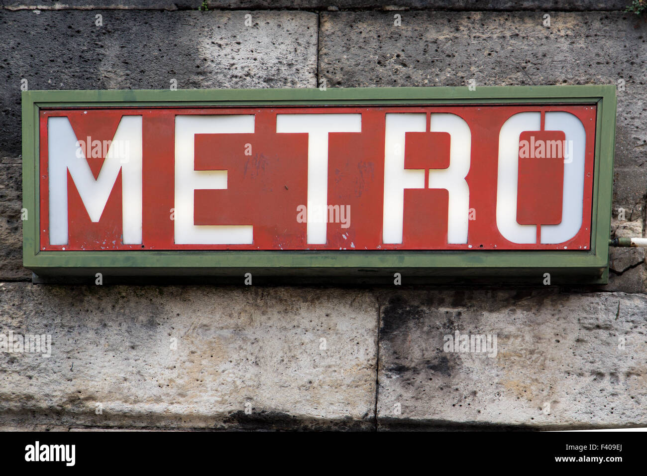 Paris Metro Sign - 04 Stock Photo - Alamy