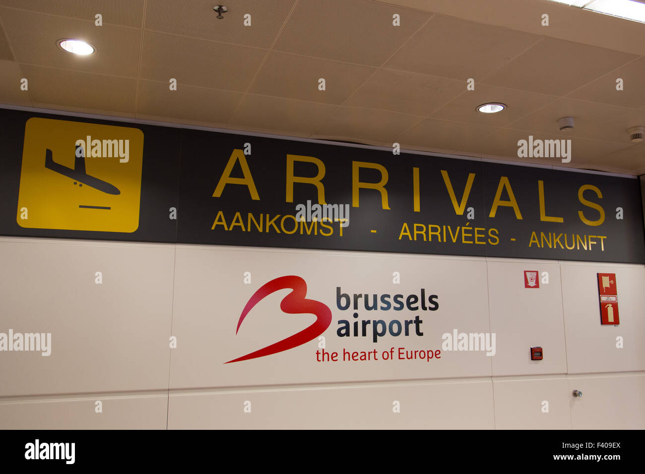 Terminal info board 12 hi-res stock photography and images - Alamy