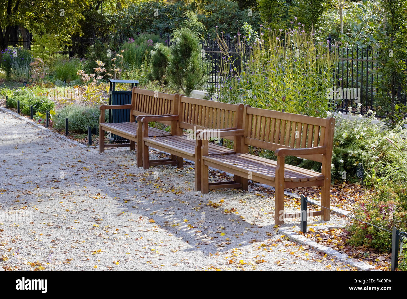 Scenic park bench hi-res stock photography and images - Alamy