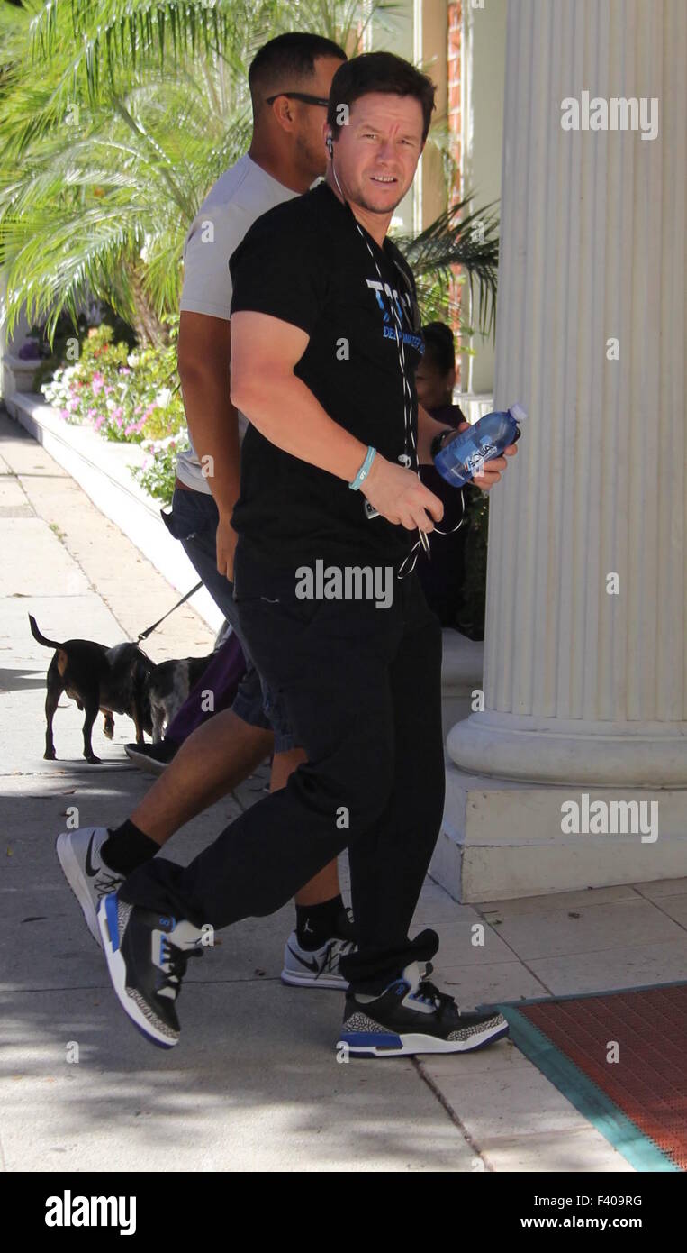 Mark Wahlberg out and about running errands in Beverly Hills Featuring ...