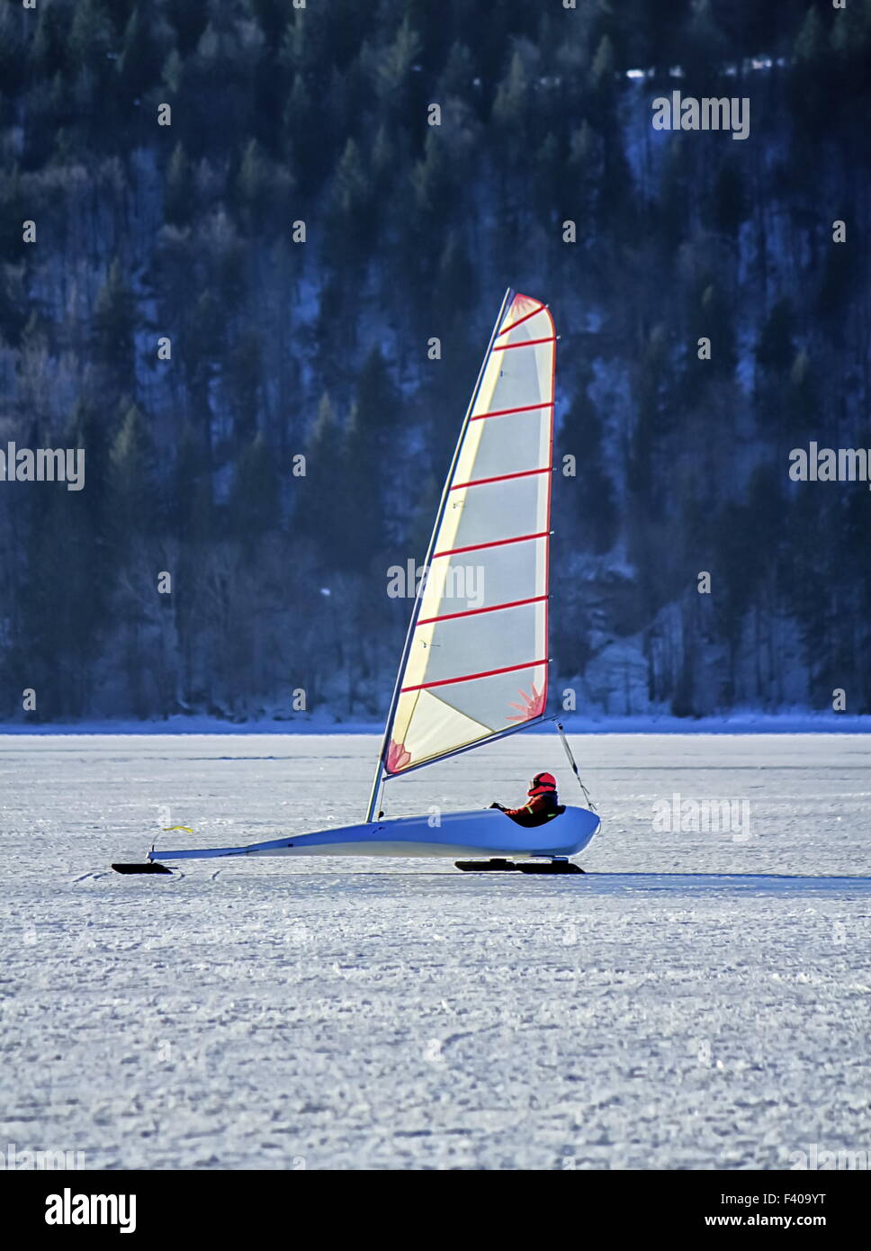 Ice boat race hi-res stock photography and images - Alamy