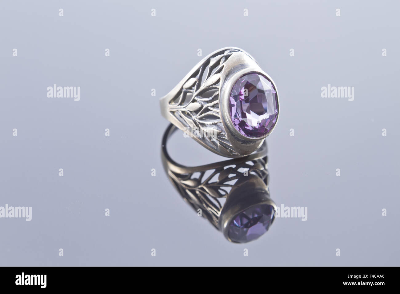 Silver engagement ring hi-res stock photography and images - Alamy