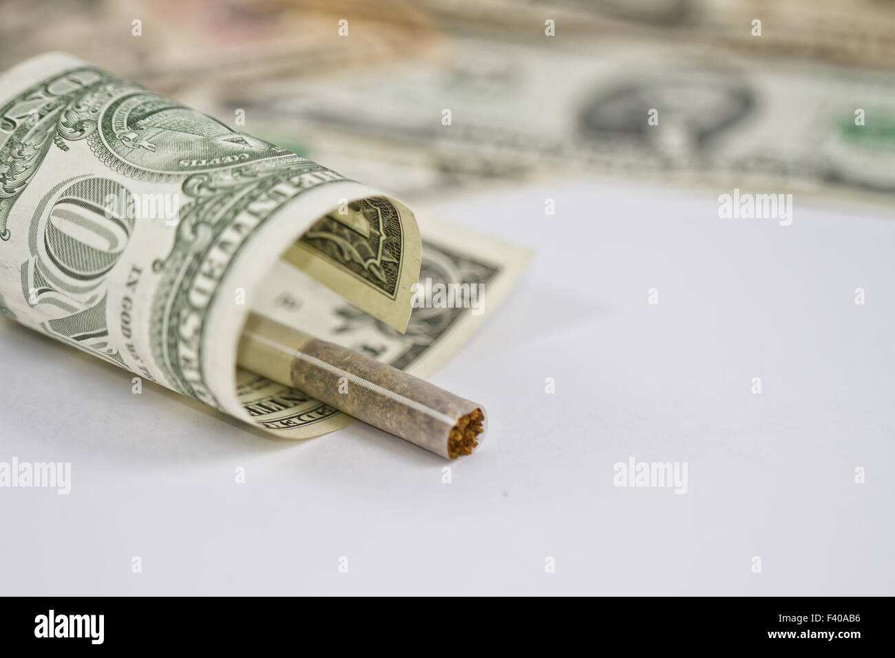 Money And Cigarette High Resolution Stock Photography and Images - Alamy