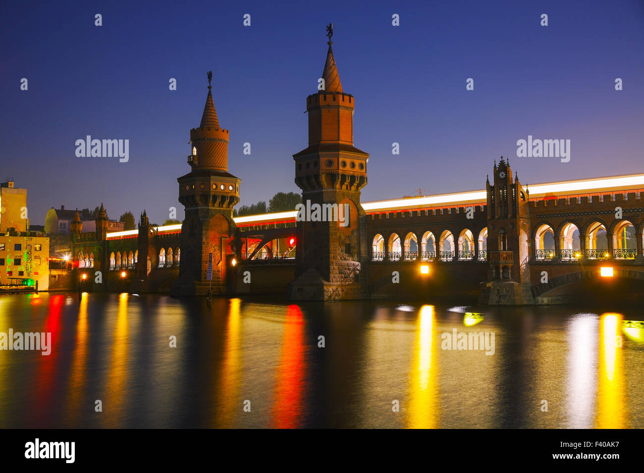 Oberbaum bridge in Berlin Stock Photo - Alamy