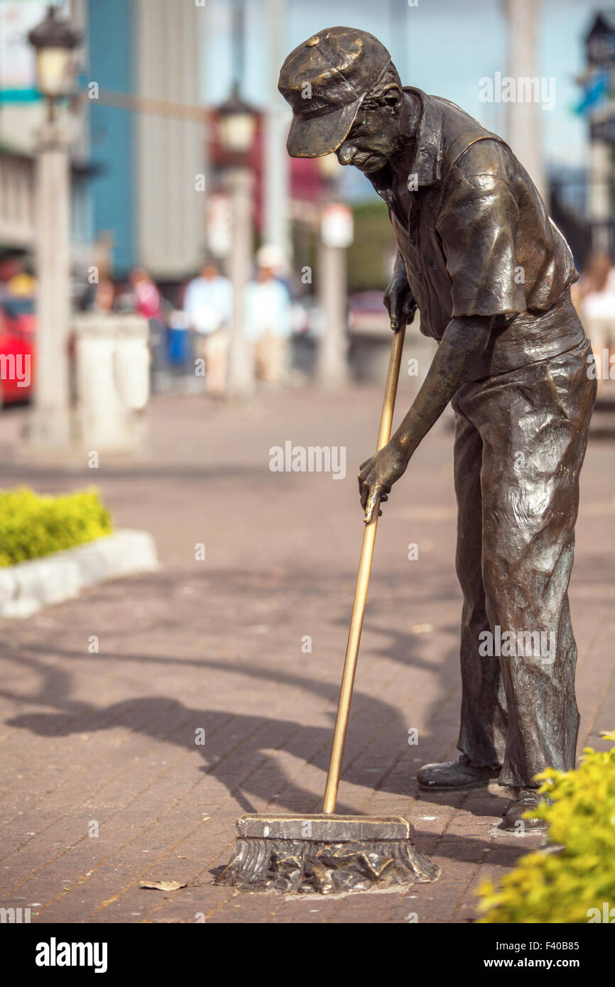 Statue in Central Park in Costa Rica Stock Photo - Alamy