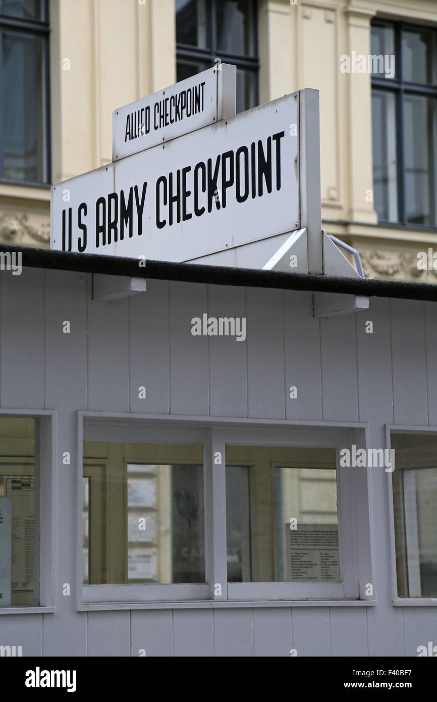 Ddr checkpoint charli hi-res stock photography and images - Alamy
