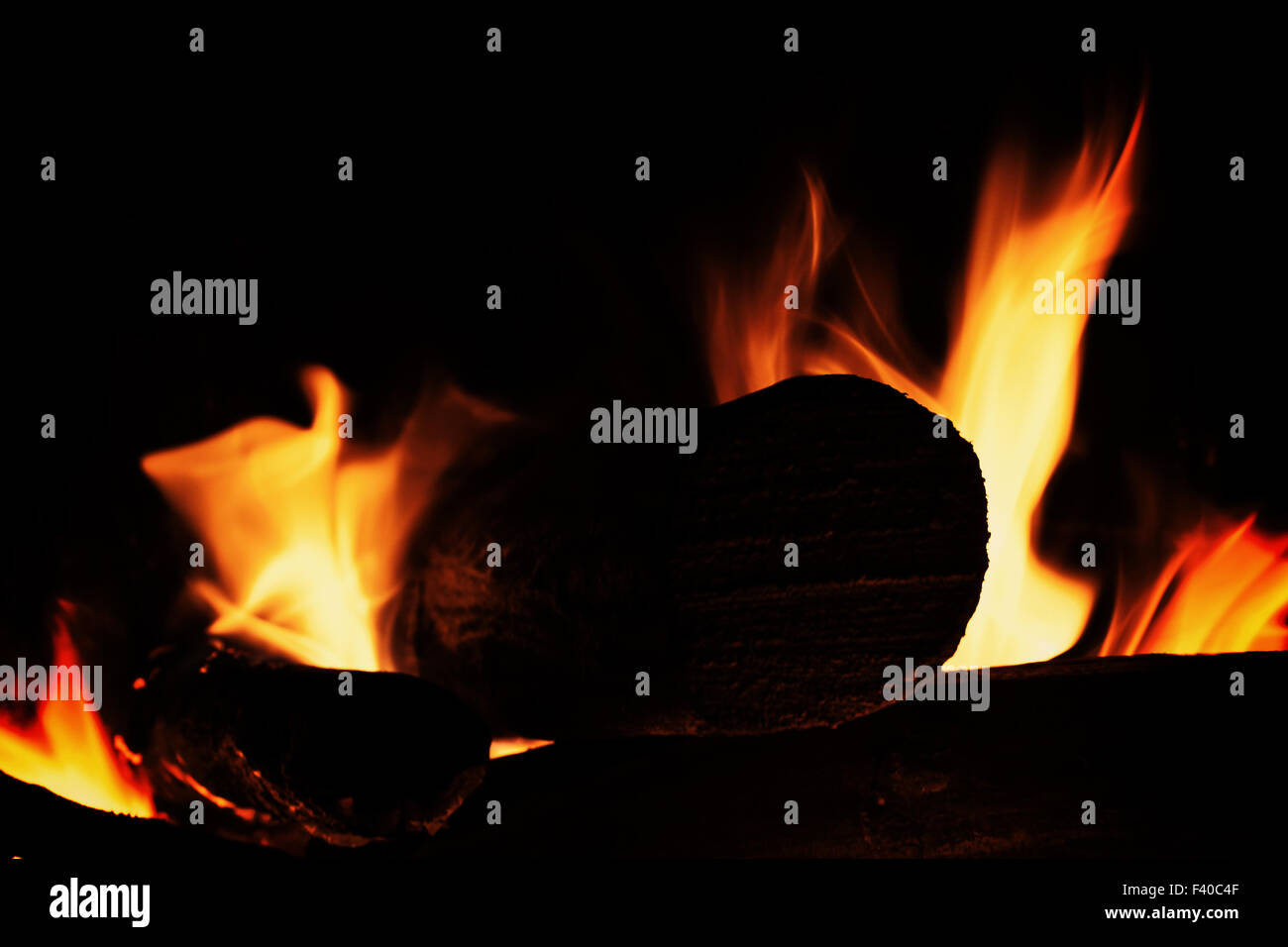 Burning wood hi-res stock photography and images - Alamy