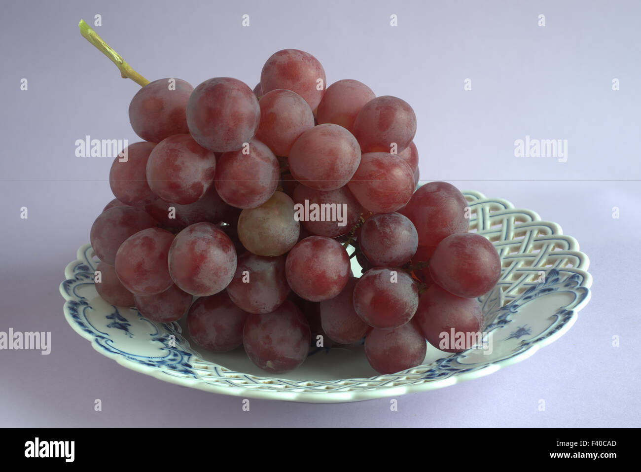 Grapes plate hi-res stock photography and images - Alamy