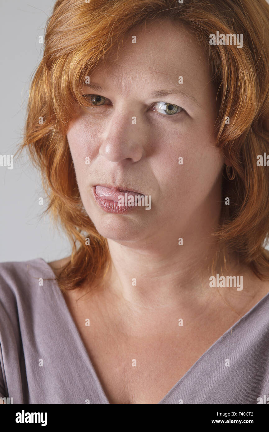Woman cleavage 50 hi-res stock photography and images - Alamy