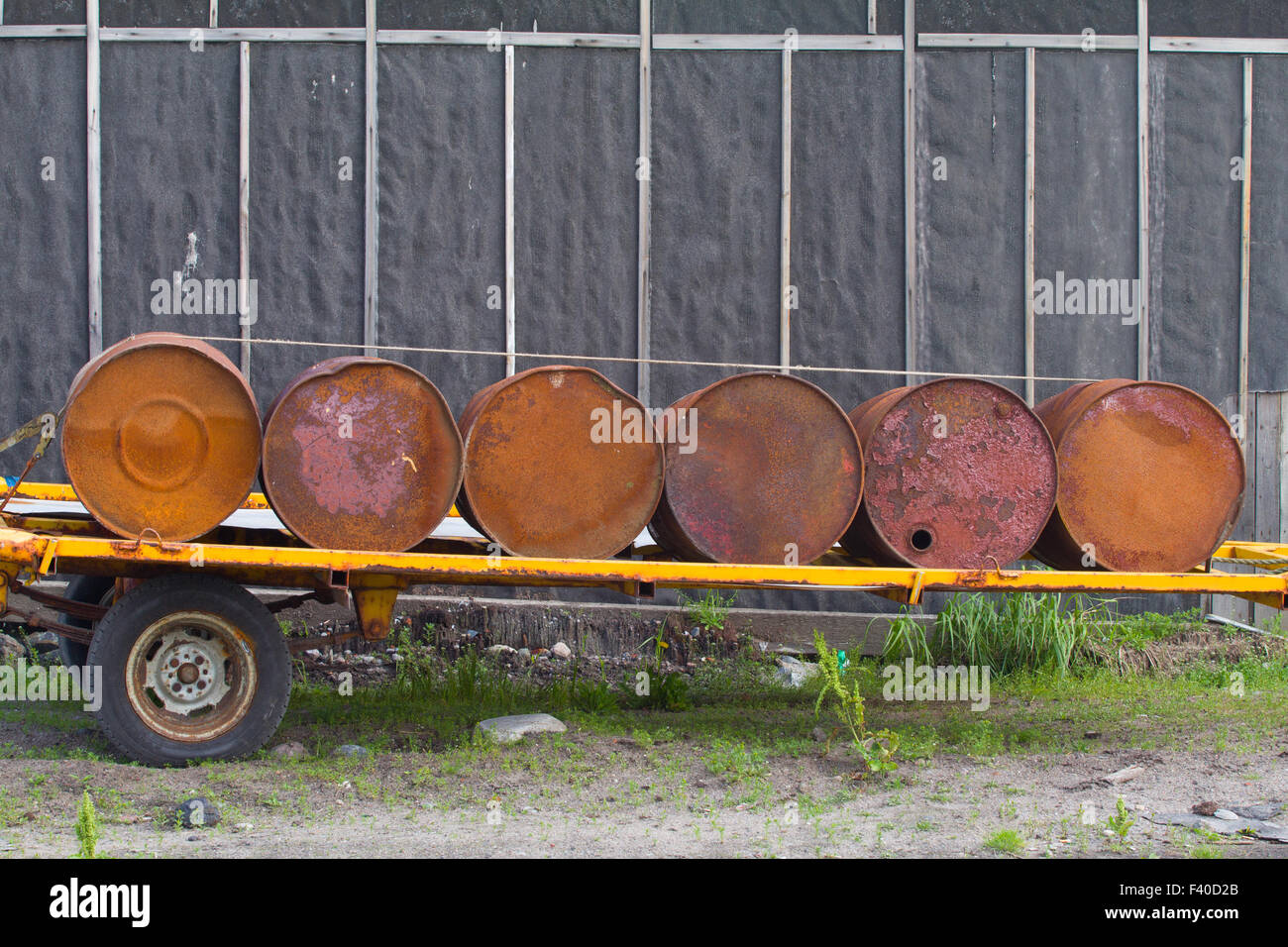 set old rusty barrel fuel Stock Photo - Alamy