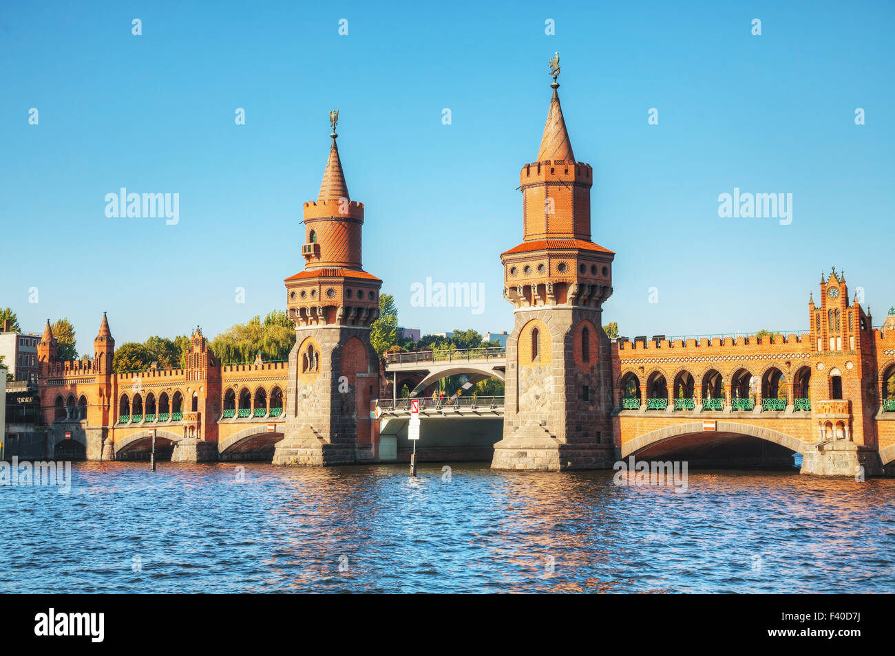 Berlin Oberbaum Bridge High Resolution Stock Photography and Images - Alamy