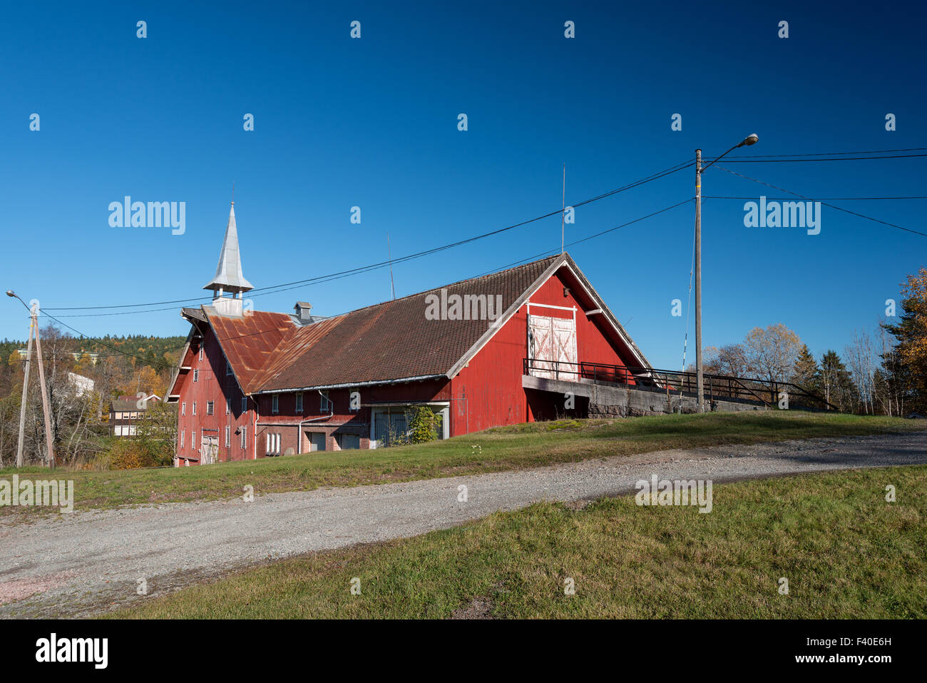 Bright red shed hi-res stock photography and images - Alamy