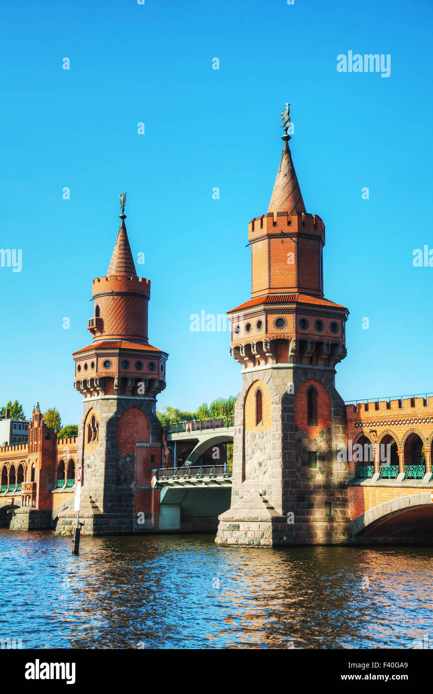 Oberbaum bridge in Berlin Stock Photo - Alamy