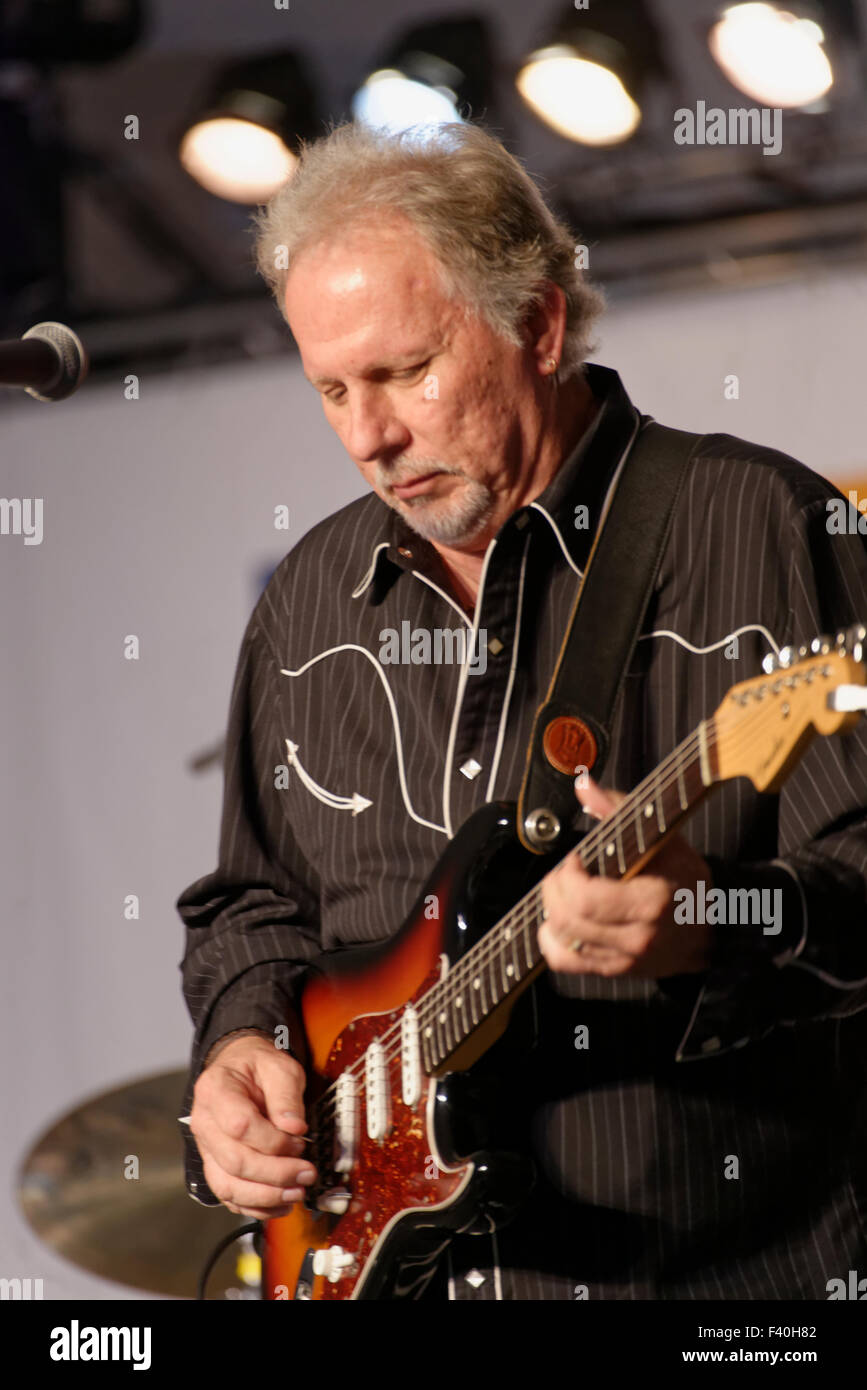 Electric guitarist Ken "Willie" Scandlyn performs with blues singer ...