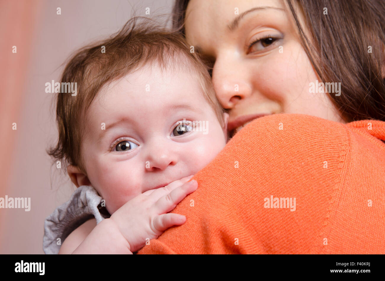 Happy mom and baby hi-res stock photography and images - Alamy